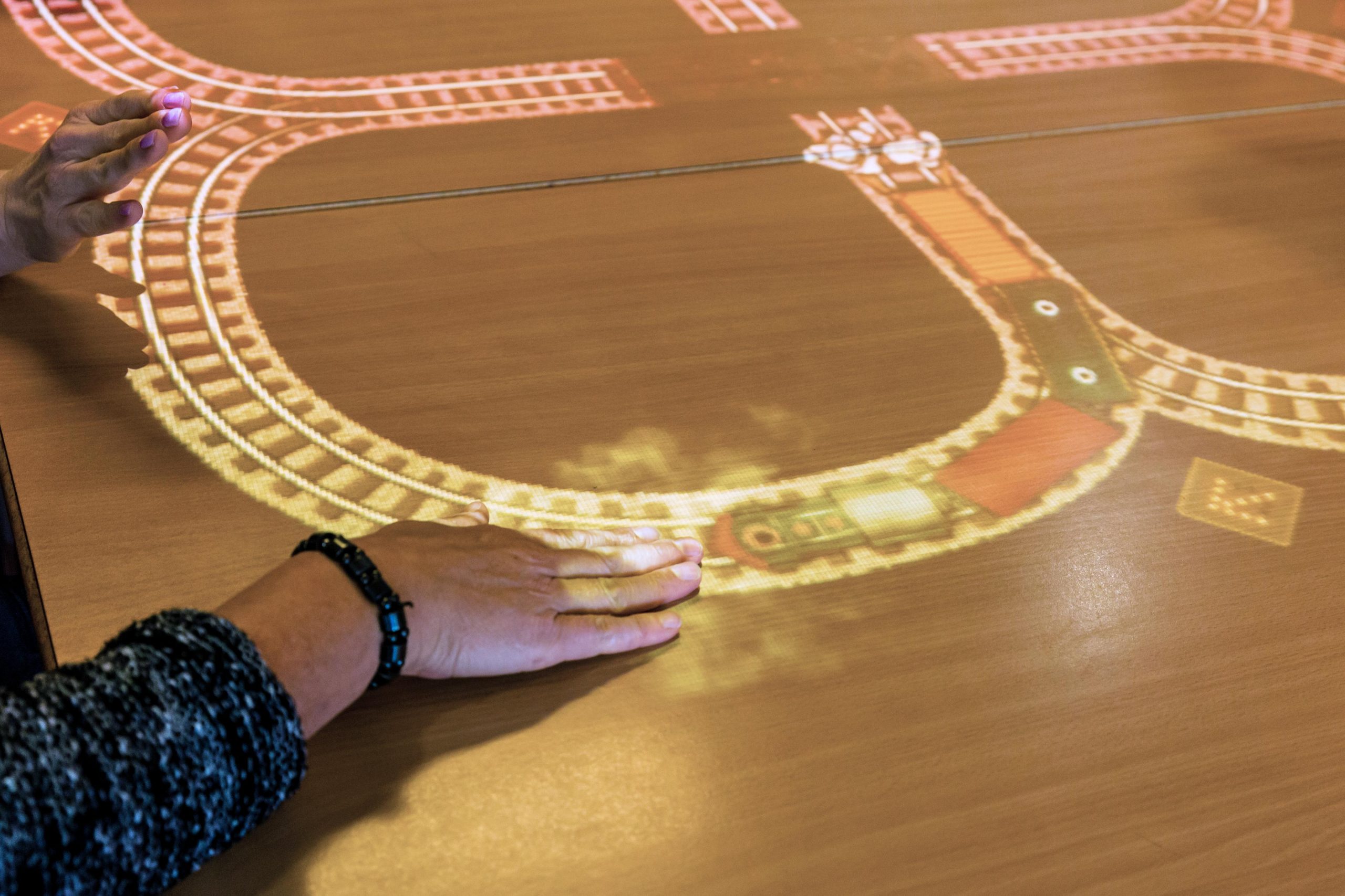 Het verhaal achter de spellen Zandstrand en Sneltrein | Tover