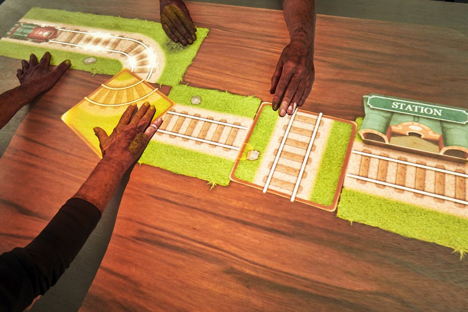 Turning Tracks | Tover